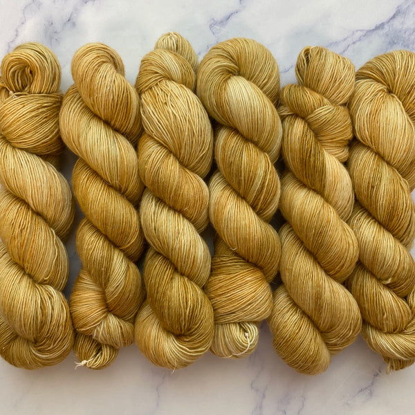 Arles, Merino Linen Fingering Weight – Amanda Hope Yarn